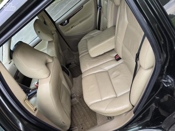 Green Volvo V70 2007 in Klaipeda, with an engine capacity of 2.40 L and mileage of 300 thousand km for 1950 €, photo 11 on AUTOMOTO.COM.LV