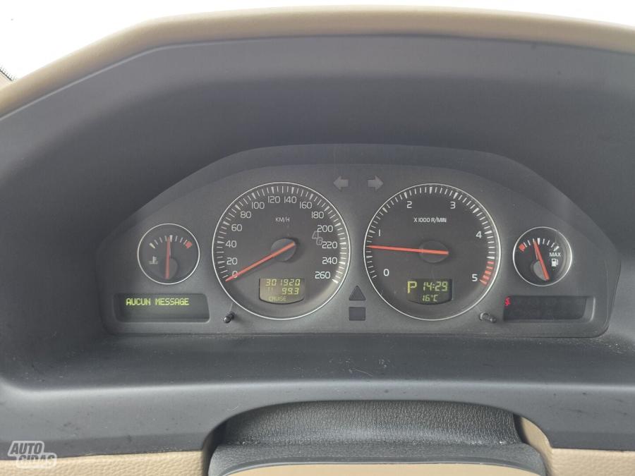 Green Volvo V70 2007 in Klaipeda, with an engine capacity of 2.40 L and mileage of 300 thousand km for 1950 €, photo 14 on AUTOMOTO.COM.LV