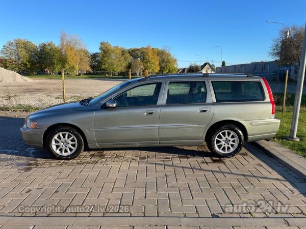 Green Volvo V70 2007 in Rakvere, with an engine capacity of 2.40 L and mileage of 493 thousand km for 2500 €, photo 3 on AUTOMOTO.COM.LV