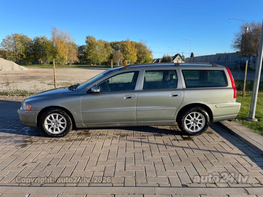 Green Volvo V70 2007 in Rakvere, with an engine capacity of 2.40 L and mileage of 493 thousand km for 2500 €, photo 3 on AUTOMOTO.COM.LV