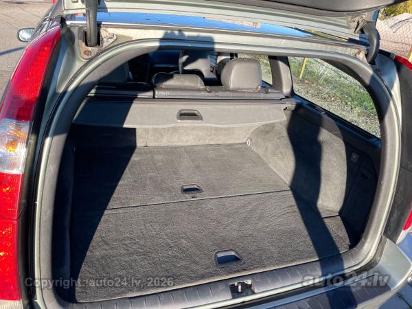Green Volvo V70 2007 in Rakvere, with an engine capacity of 2.40 L and mileage of 493 thousand km for 2500 €, photo 5 on AUTOMOTO.COM.LV