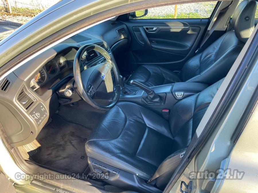 Green Volvo V70 2007 in Rakvere, with an engine capacity of 2.40 L and mileage of 493 thousand km for 2500 €, photo 9 on AUTOMOTO.COM.LV