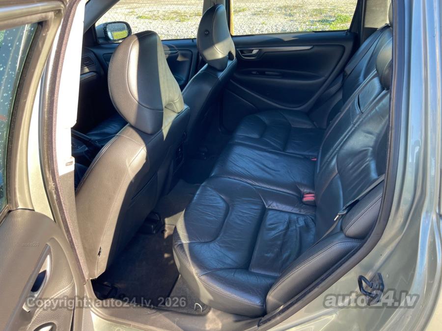 Green Volvo V70 2007 in Rakvere, with an engine capacity of 2.40 L and mileage of 493 thousand km for 2500 €, photo 10 on AUTOMOTO.COM.LV