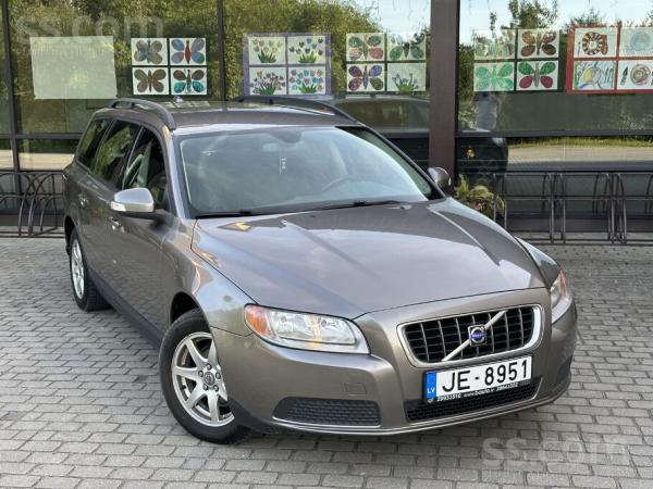 Green Volvo V70 2008 in Jelgava, with an engine capacity of 2.00 L and mileage of 0 thousand km for 3350 €, photo 2 on AUTOMOTO.COM.LV