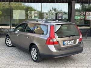 Green Volvo V70 2008 in Jelgava, with an engine capacity of 2.00 L and mileage of 0 thousand km for 3350 €, photo 3 on AUTOMOTO.COM.LV