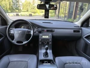 Green Volvo V70 2008 in Jelgava, with an engine capacity of 2.00 L and mileage of 0 thousand km for 3350 €, photo 10 on AUTOMOTO.COM.LV