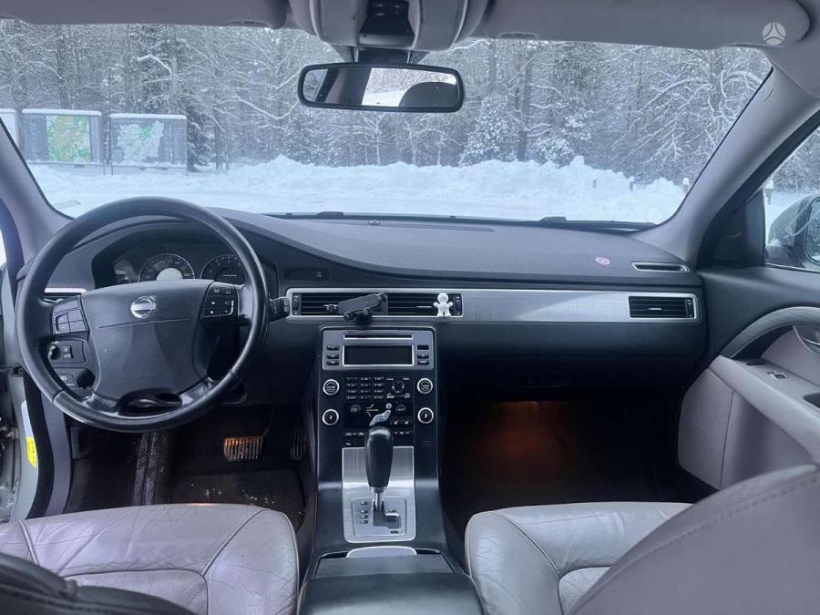 Zaļš Volvo V70 2008 Viļņa, ar dzinēja tilpumu 3.19 L un nobraukumu 446 tūkst. km par 2700 €, foto 6 vietnē AUTOMOTO.COM.LV