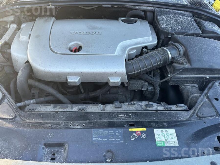 Green Volvo V70 2008 in Riga, with an engine capacity of 2.40 L and mileage of 346 thousand km for 2600 €, photo 7 on AUTOMOTO.COM.LV