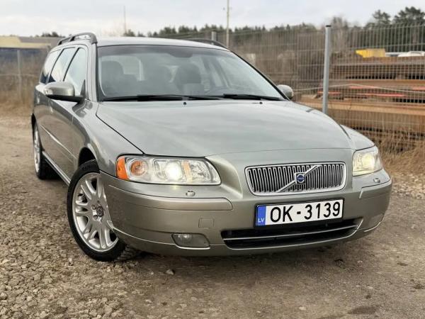 Зеленый Вольво В70 2008 в Рига, объемом двигателя 2.40 л и пробегом 327 тыс. км за 4495 €, фото 1 на AUTOMOTO.COM.LV