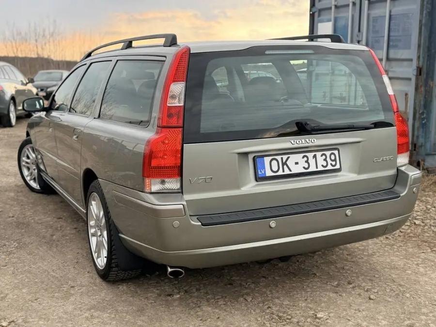 Zaļš Volvo V70 2008 Rīga, ar dzinēja tilpumu 2.40 L un nobraukumu 327 tūkst. km par 4495 €, foto 3 vietnē AUTOMOTO.COM.LV