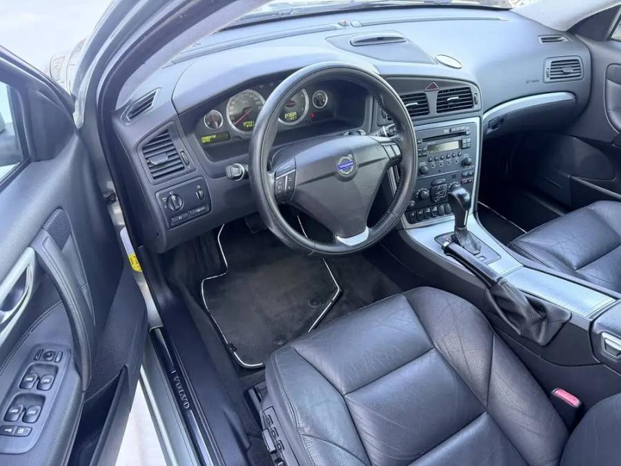 Zaļš Volvo V70 2008 Rīga, ar dzinēja tilpumu 2.40 L un nobraukumu 327 tūkst. km par 4495 €, foto 11 vietnē AUTOMOTO.COM.LV