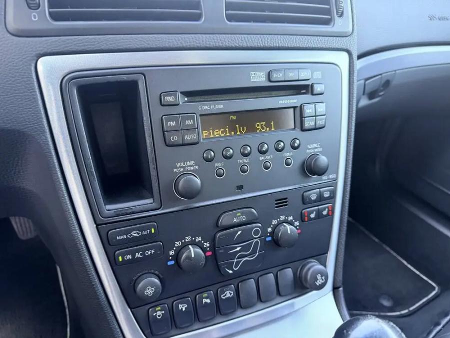 Zaļš Volvo V70 2008 Rīga, ar dzinēja tilpumu 2.40 L un nobraukumu 327 tūkst. km par 4495 €, foto 14 vietnē AUTOMOTO.COM.LV