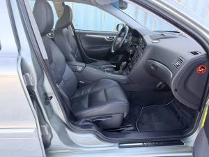 Zaļš Volvo V70 2008 Rīga, ar dzinēja tilpumu 2.40 L un nobraukumu 327 tūkst. km par 4495 €, foto 17 vietnē AUTOMOTO.COM.LV