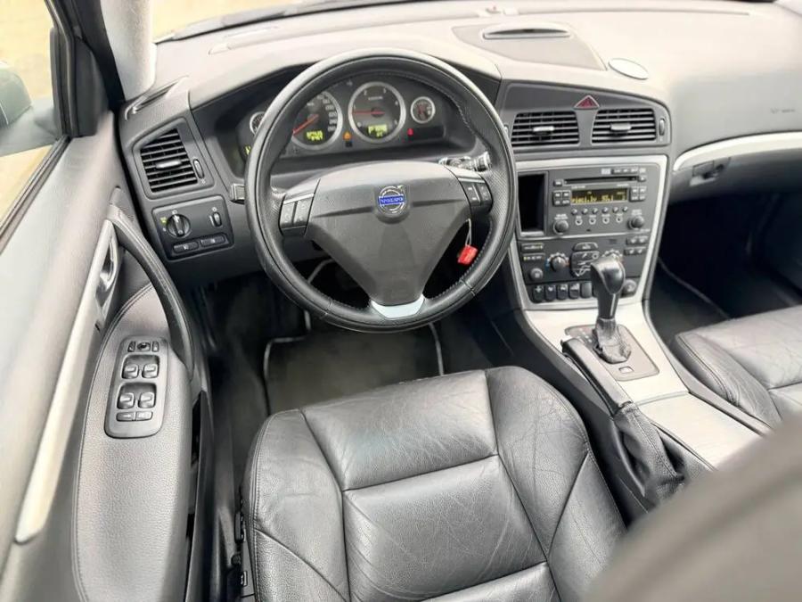 Zaļš Volvo V70 2008 Rīga, ar dzinēja tilpumu 2.40 L un nobraukumu 327 tūkst. km par 4495 €, foto 21 vietnē AUTOMOTO.COM.LV