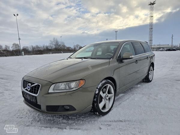 Green Volvo V70 2009 in Marijampole, with an engine capacity of 2.40 L and mileage of 286 thousand km for 3650 €, photo 1 on AUTOMOTO.COM.LV
