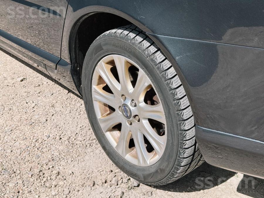 Zaļš Volvo V70 2009 Rīga, ar dzinēja tilpumu 2.40 L un nobraukumu 305 tūkst. km par 4000 €, foto 3 vietnē AUTOMOTO.COM.LV