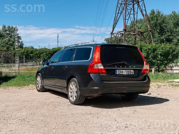 Zaļš Volvo V70 2009 Rīga, ar dzinēja tilpumu 2.40 L un nobraukumu 305 tūkst. km par 4000 €, foto 4 vietnē AUTOMOTO.COM.LV