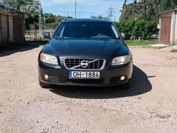 Zaļš Volvo V70 2009 Rīga, ar dzinēja tilpumu 2.40 L un nobraukumu 305 tūkst. km par 4000 €, foto 5 vietnē AUTOMOTO.COM.LV