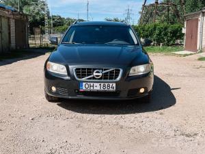 Zaļš Volvo V70 2009 Rīga, ar dzinēja tilpumu 2.40 L un nobraukumu 305 tūkst. km par 4000 €, foto 5 vietnē AUTOMOTO.COM.LV