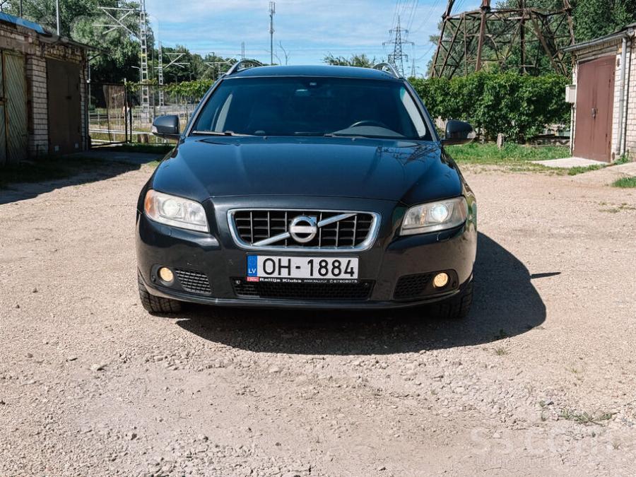 Zaļš Volvo V70 2009 Rīga, ar dzinēja tilpumu 2.40 L un nobraukumu 305 tūkst. km par 4000 €, foto 5 vietnē AUTOMOTO.COM.LV
