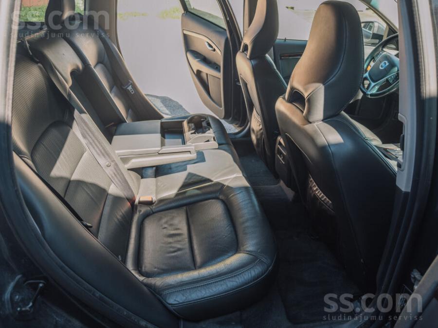 Zaļš Volvo V70 2009 Rīga, ar dzinēja tilpumu 2.40 L un nobraukumu 305 tūkst. km par 4000 €, foto 9 vietnē AUTOMOTO.COM.LV