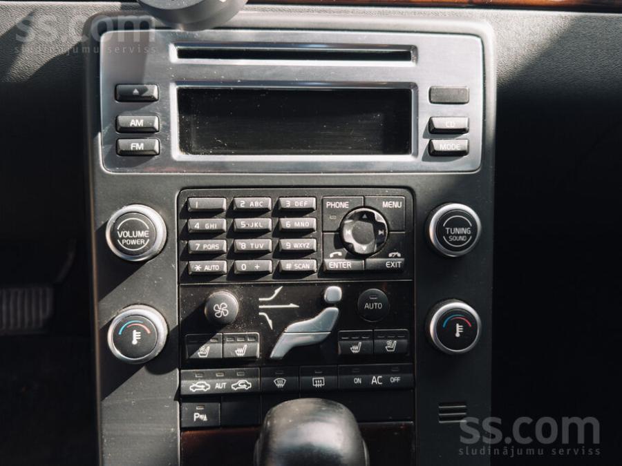 Zaļš Volvo V70 2009 Rīga, ar dzinēja tilpumu 2.40 L un nobraukumu 305 tūkst. km par 4000 €, foto 16 vietnē AUTOMOTO.COM.LV