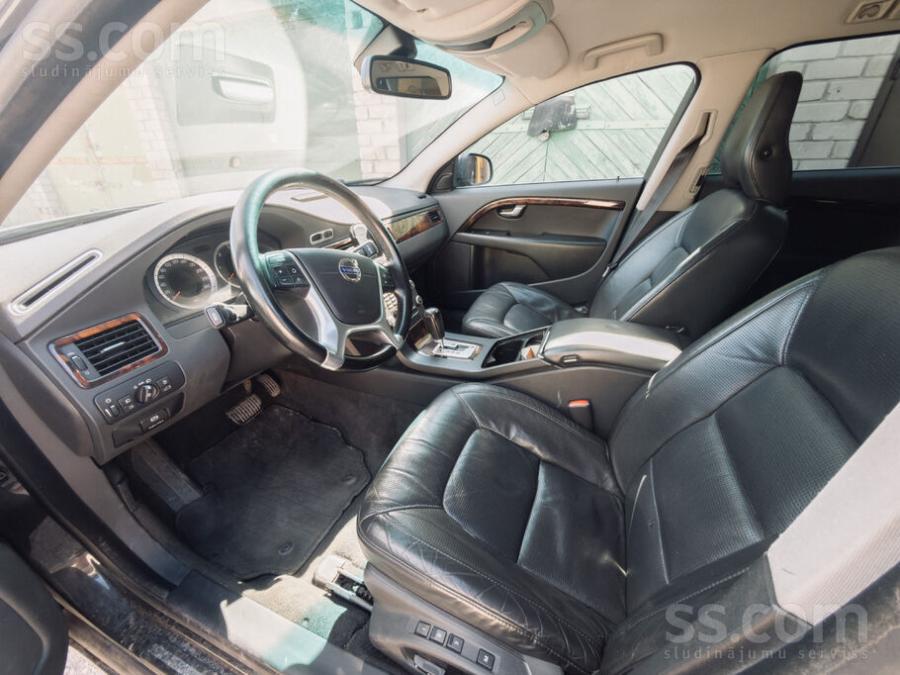 Zaļš Volvo V70 2009 Rīga, ar dzinēja tilpumu 2.40 L un nobraukumu 305 tūkst. km par 4000 €, foto 20 vietnē AUTOMOTO.COM.LV