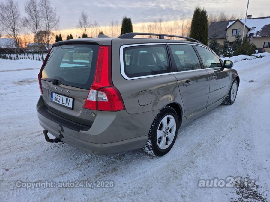 Green Volvo V70 2010 in Paide, with an engine capacity of 1.60 L and mileage of 286 thousand km for 5490 €, photo 4 on AUTOMOTO.COM.LV