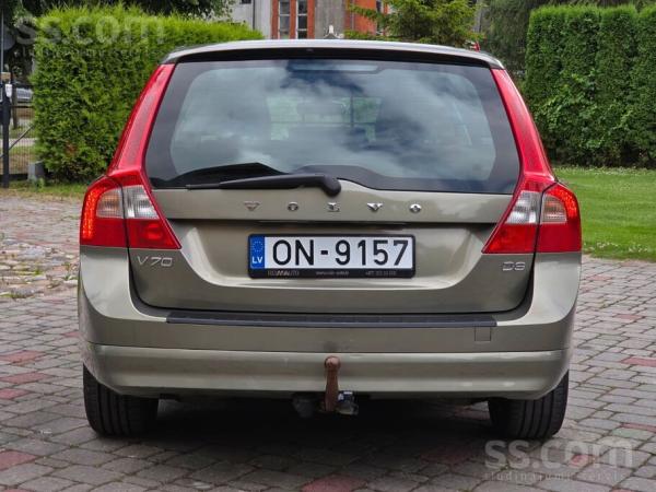 Zaļš Volvo V70 2010 Rīga, ar dzinēja tilpumu 2.00 L un nobraukumu 288 tūkst. km par 5650 €, foto 4 vietnē AUTOMOTO.COM.LV