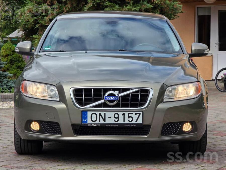 Zaļš Volvo V70 2010 Rīga, ar dzinēja tilpumu 2.00 L un nobraukumu 288 tūkst. km par 5650 €, foto 9 vietnē AUTOMOTO.COM.LV