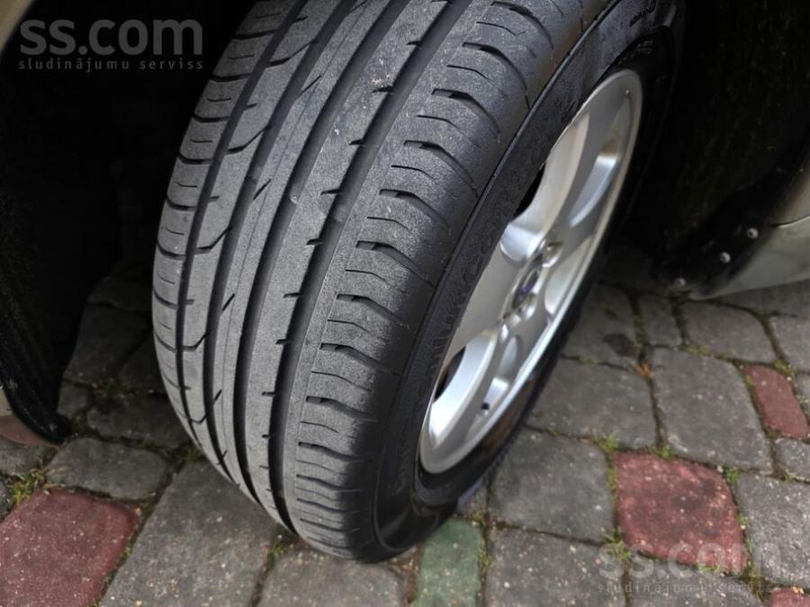 Zaļš Volvo V70 2010 Rīga, ar dzinēja tilpumu 2.00 L un nobraukumu 288 tūkst. km par 5650 €, foto 14 vietnē AUTOMOTO.COM.LV