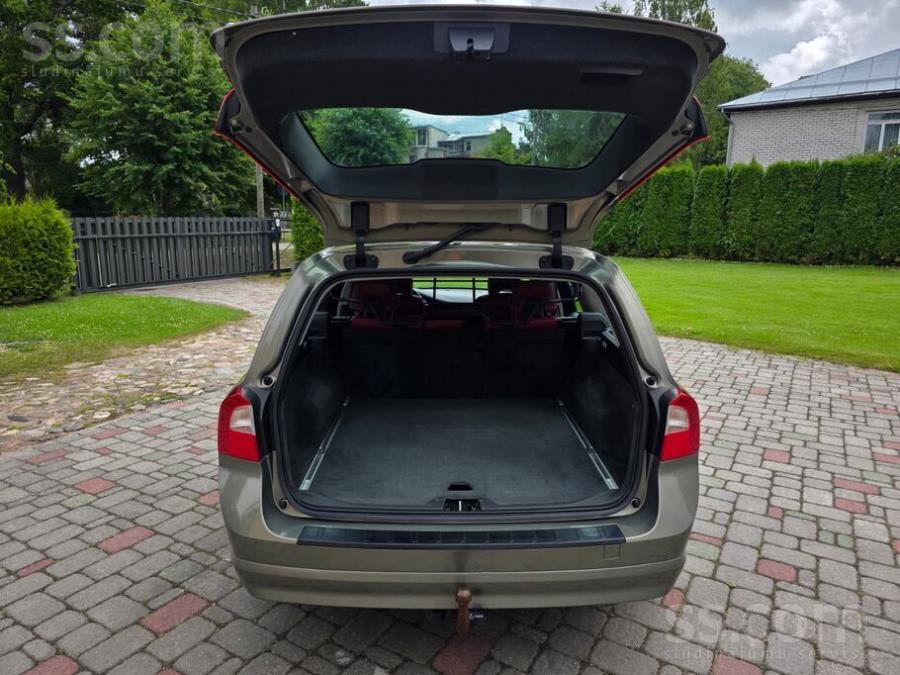 Zaļš Volvo V70 2010 Rīga, ar dzinēja tilpumu 2.00 L un nobraukumu 288 tūkst. km par 5650 €, foto 15 vietnē AUTOMOTO.COM.LV