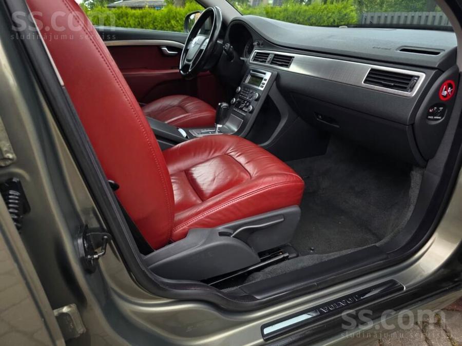 Zaļš Volvo V70 2010 Rīga, ar dzinēja tilpumu 2.00 L un nobraukumu 288 tūkst. km par 5650 €, foto 20 vietnē AUTOMOTO.COM.LV