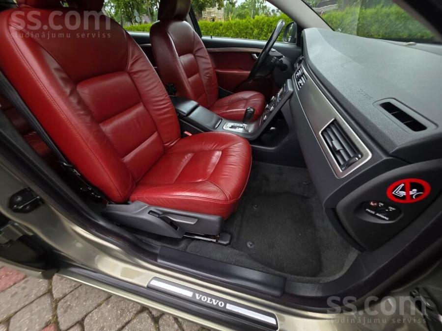 Zaļš Volvo V70 2010 Rīga, ar dzinēja tilpumu 2.00 L un nobraukumu 288 tūkst. km par 5650 €, foto 22 vietnē AUTOMOTO.COM.LV