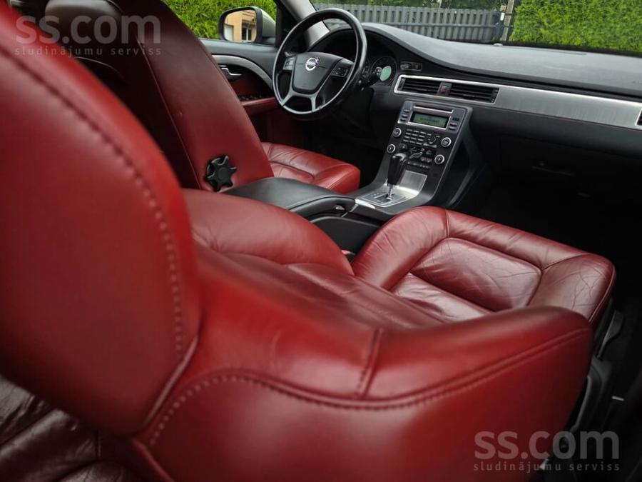 Zaļš Volvo V70 2010 Rīga, ar dzinēja tilpumu 2.00 L un nobraukumu 288 tūkst. km par 5650 €, foto 23 vietnē AUTOMOTO.COM.LV