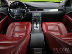 Zaļš Volvo V70 2010 Rīga, ar dzinēja tilpumu 2.00 L un nobraukumu 288 tūkst. km par 5650 €, foto 24 vietnē AUTOMOTO.COM.LV
