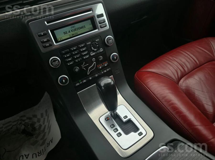 Zaļš Volvo V70 2010 Rīga, ar dzinēja tilpumu 2.00 L un nobraukumu 288 tūkst. km par 5650 €, foto 28 vietnē AUTOMOTO.COM.LV