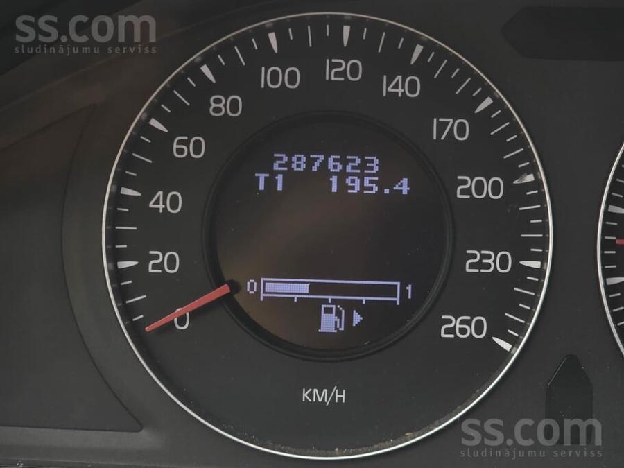 Zaļš Volvo V70 2010 Rīga, ar dzinēja tilpumu 2.00 L un nobraukumu 288 tūkst. km par 5650 €, foto 30 vietnē AUTOMOTO.COM.LV