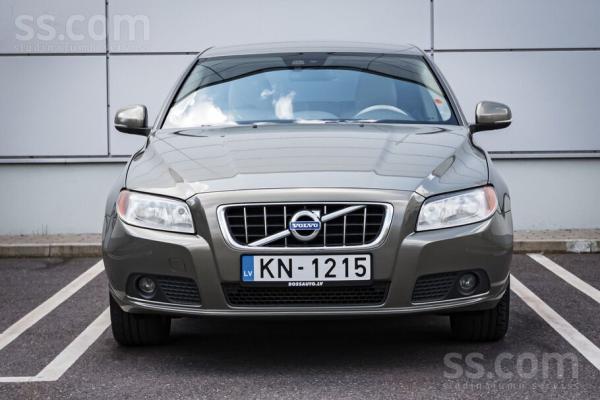Green Volvo V70 2012 in Riga, with an engine capacity of 2.40 L and mileage of 0 thousand km for 7250 €, photo 2 on AUTOMOTO.COM.LV