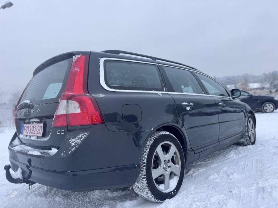 Green Volvo V70 2012 in Alytus, with an engine capacity of 1.98 L and mileage of 279 thousand km for 6200 €, photo 11 on AUTOMOTO.COM.LV