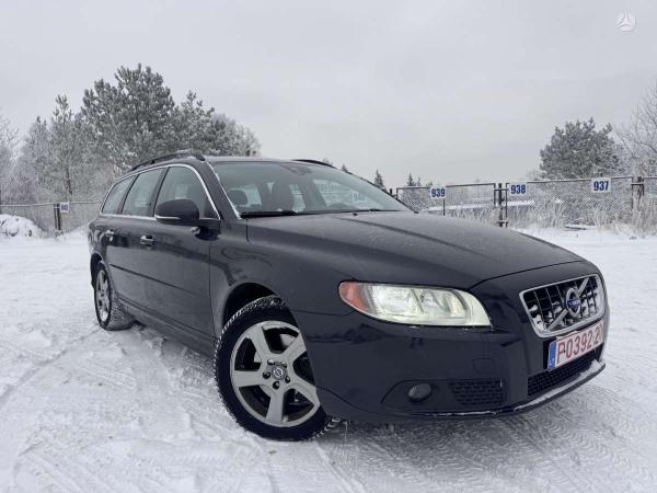 Green Volvo V70 2012 in Alytus, with an engine capacity of 1.98 L and mileage of 277 thousand km for 5700 €, photo 1 on AUTOMOTO.COM.LV