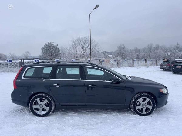 Green Volvo V70 2012 in Alytus, with an engine capacity of 1.98 L and mileage of 277 thousand km for 5700 €, photo 8 on AUTOMOTO.COM.LV