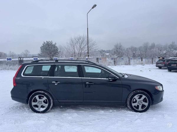 Zaļš Volvo V70 2012 Alīta, ar dzinēja tilpumu 1.98 L un nobraukumu 277 tūkst. km par 5700 €, foto 8 vietnē AUTOMOTO.COM.LV