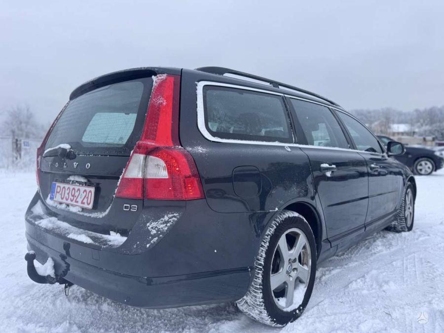 Green Volvo V70 2012 in Alytus, with an engine capacity of 1.98 L and mileage of 277 thousand km for 5700 €, photo 9 on AUTOMOTO.COM.LV