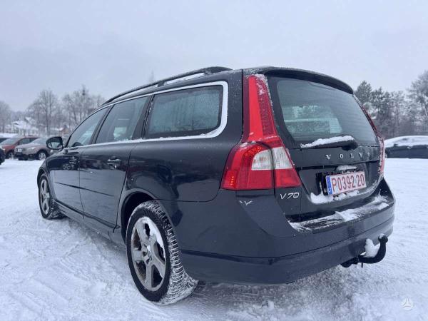 Zaļš Volvo V70 2012 Alīta, ar dzinēja tilpumu 1.98 L un nobraukumu 277 tūkst. km par 5700 €, foto 10 vietnē AUTOMOTO.COM.LV