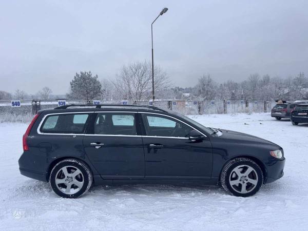 Zaļš Volvo V70 2012 Alīta, ar dzinēja tilpumu 1.98 L un nobraukumu 288 tūkst. km par 5550 €, foto 7 vietnē AUTOMOTO.COM.LV
