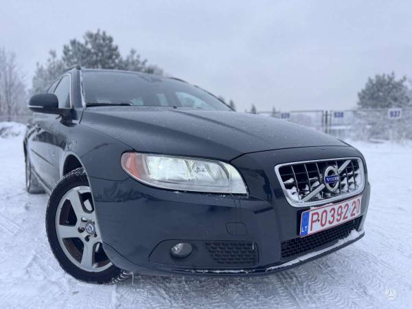 Green Volvo V70 2012 in Alytus, with an engine capacity of 1.98 L and mileage of 285 thousand km for 5450 €, photo 1 on AUTOMOTO.COM.LV