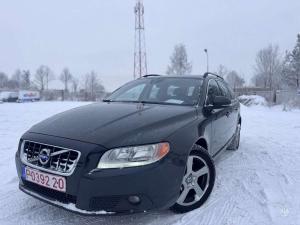 Zaļš Volvo V70 2012 Alīta, ar dzinēja tilpumu 1.98 L un nobraukumu 285 tūkst. km par 5450 €, foto 4 vietnē AUTOMOTO.COM.LV