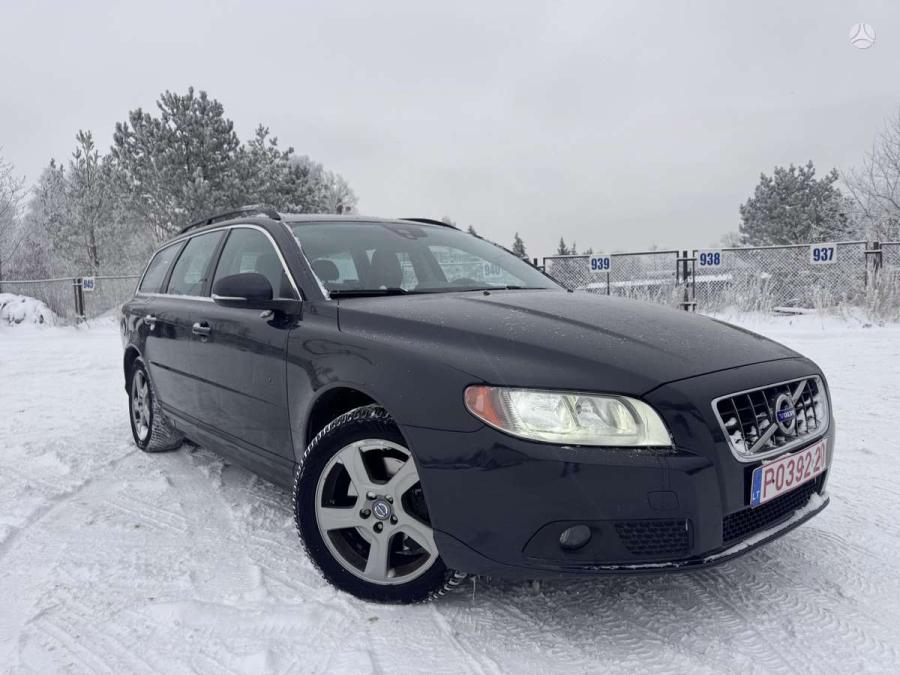 Zaļš Volvo V70 2012 Alīta, ar dzinēja tilpumu 1.98 L un nobraukumu 285 tūkst. km par 5450 €, foto 5 vietnē AUTOMOTO.COM.LV