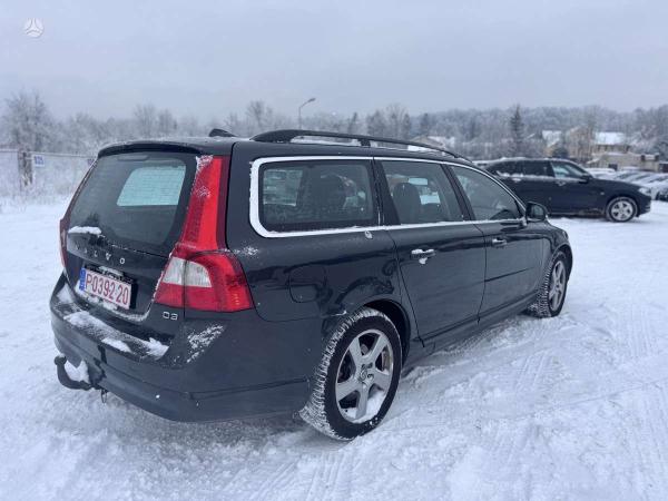 Green Volvo V70 2012 in Alytus, with an engine capacity of 1.98 L and mileage of 285 thousand km for 5450 €, photo 9 on AUTOMOTO.COM.LV
